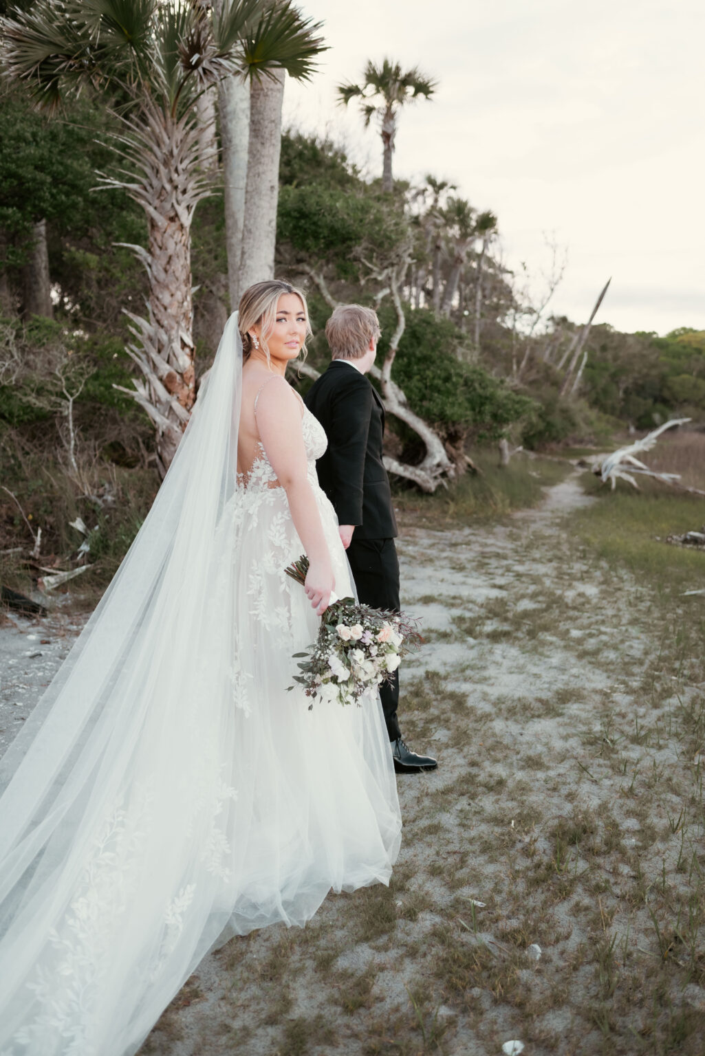Newlywed Feature: Joshua and Brittany Cravey | luluevents.co